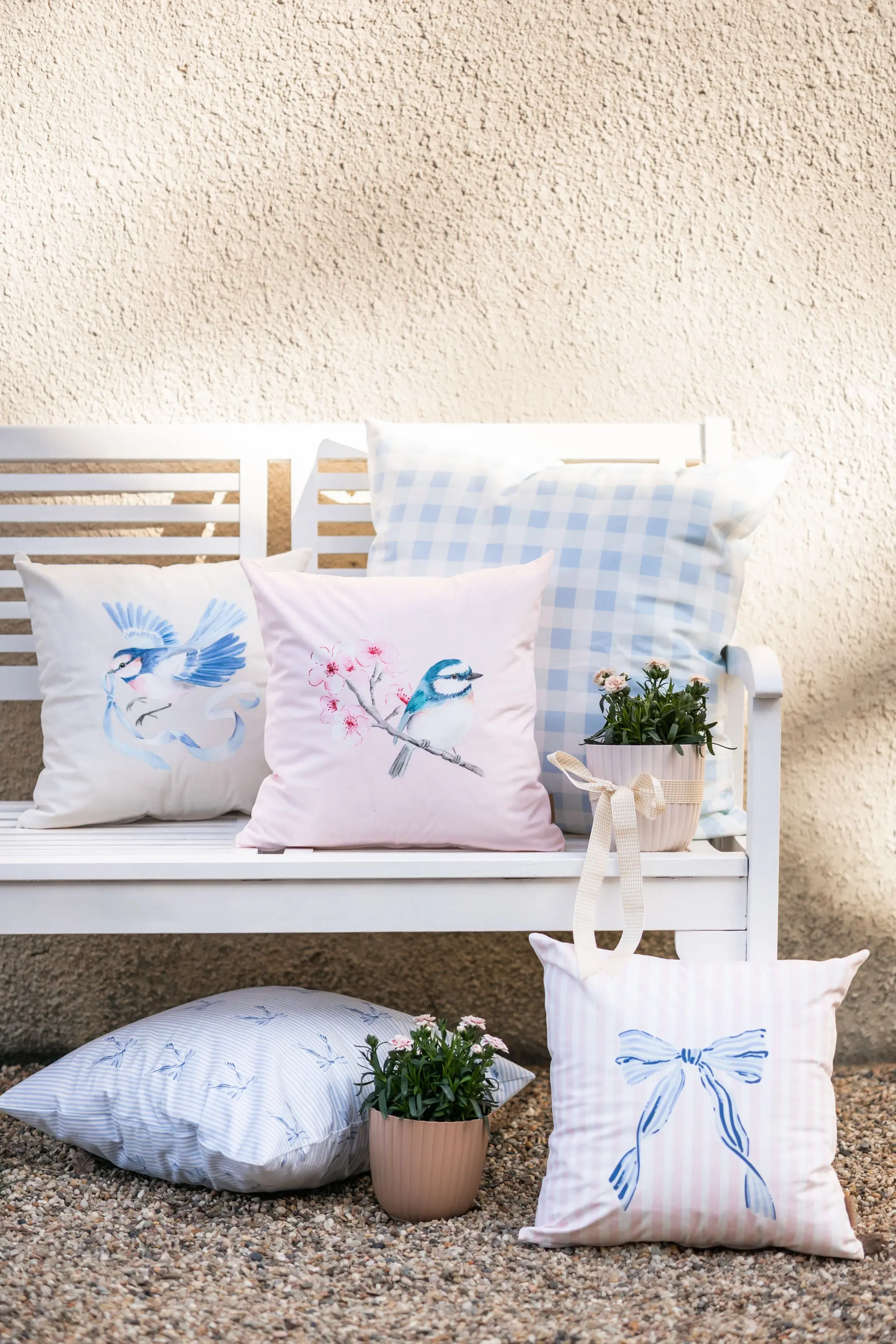 Blumenzauber – Entdecke die bezaubernde Frühlings-Kissen-Kollektion ...